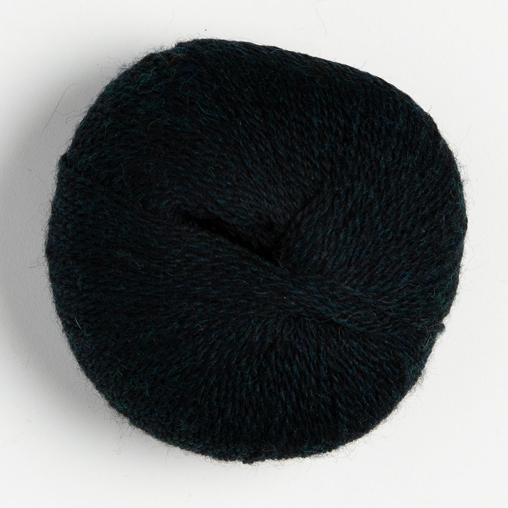 Midnight Heather Yarn - Soft and Luxurious for Knitting