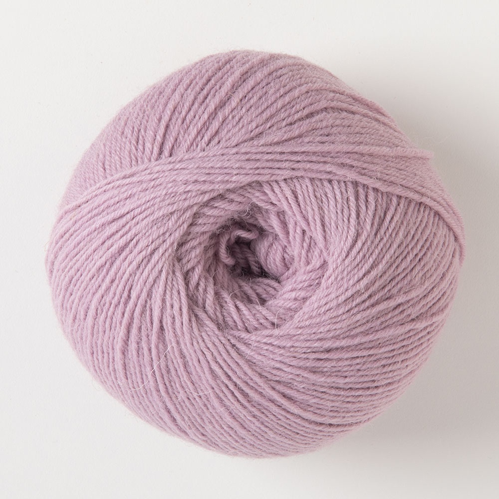 Fisher Lilac Yarn – Soft, Pastel Shade for Cozy Projects