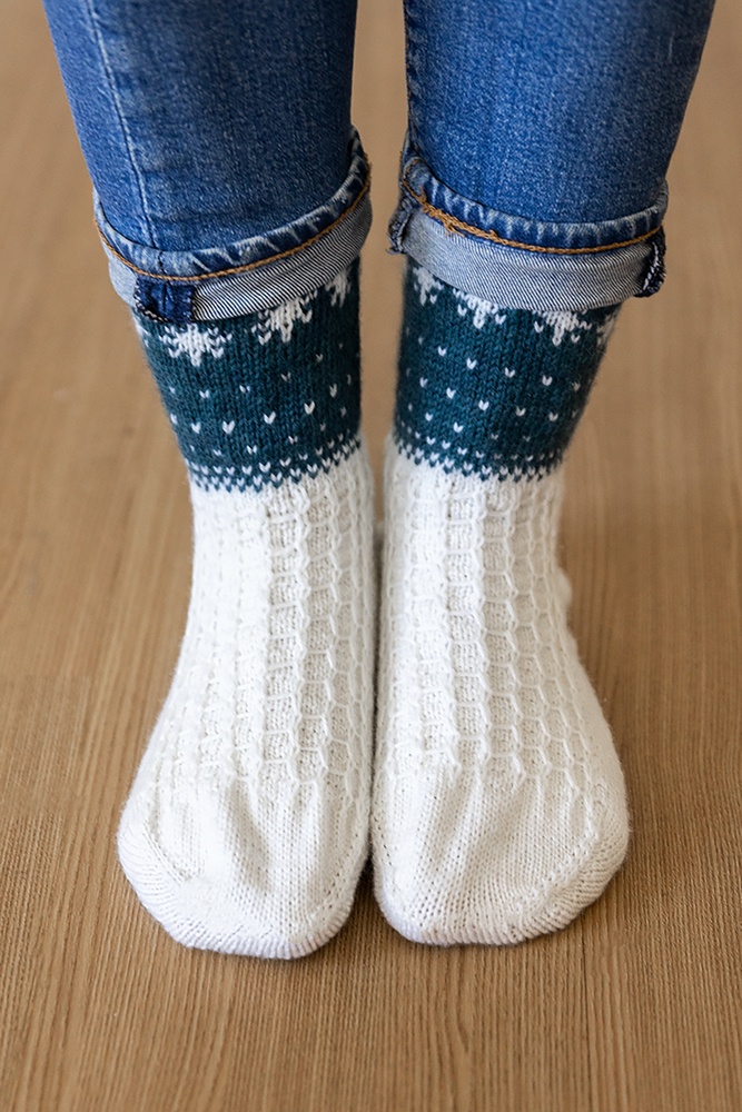 Winter’s Gift Socks – Knitting Pattern
