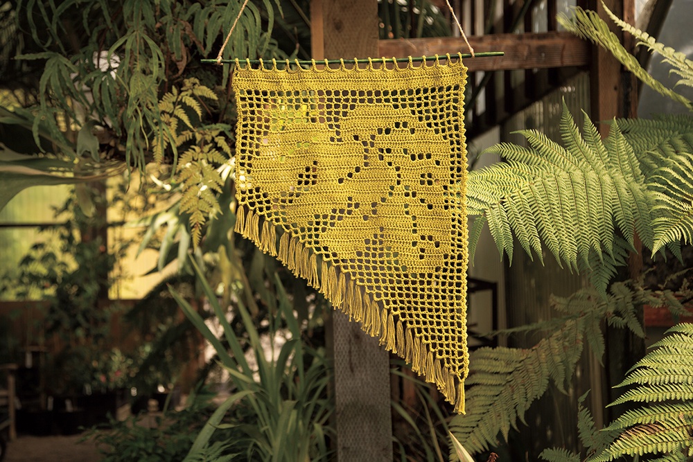 Leaflet Wall Hanging Crochet Pattern – Decorative & Creative Design