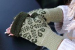Fiddlehead Fern Mitts Pattern