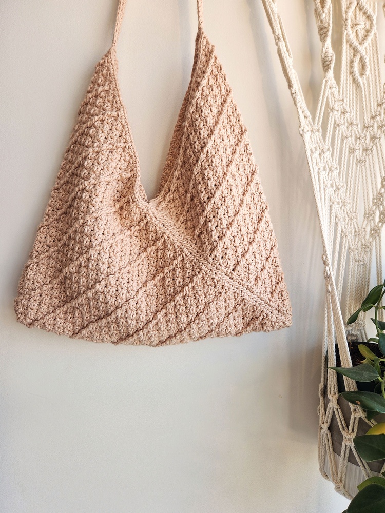 Sandy Ridges Bag Crochet Pattern – Trendy Crochet Project