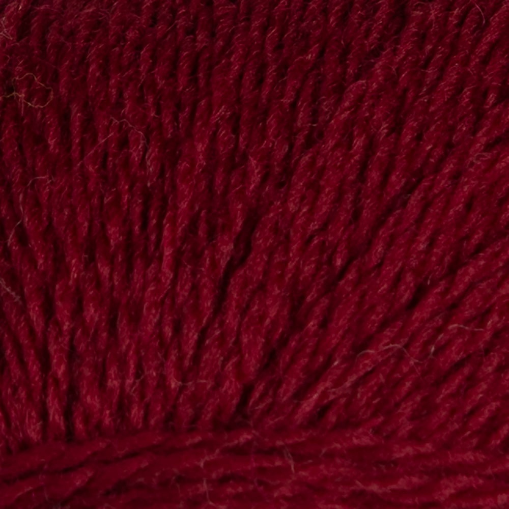 Hollyberry Yarn – Stunning Red Yarn for Crochet Creations