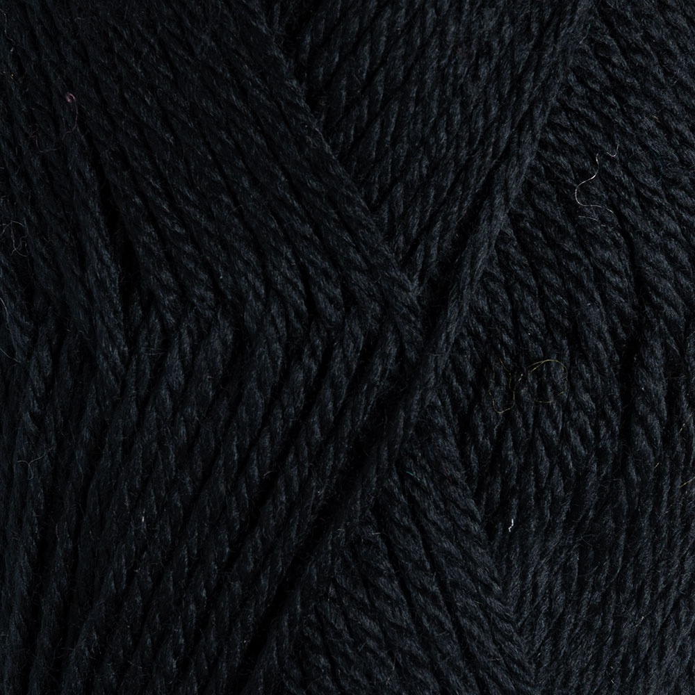 Black Yarn – Essential for Stylish Crochet Creations