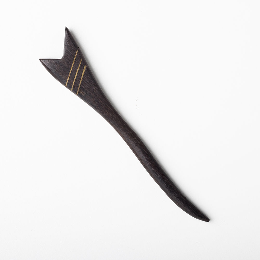 Flying V Shawl Stick – Stylish Hold for Your Shawls