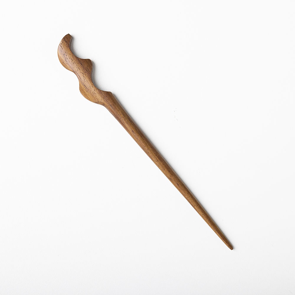 Wavy Days Shawl Stick – A Unique Touch for Your Wraps