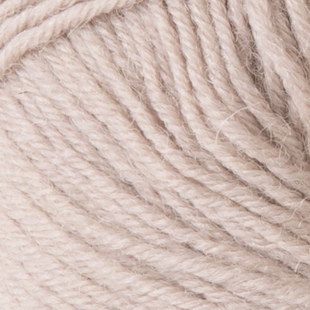 Lundy Beige Yarn – Neutral Toned Yarn for Elegant Crochet Designs