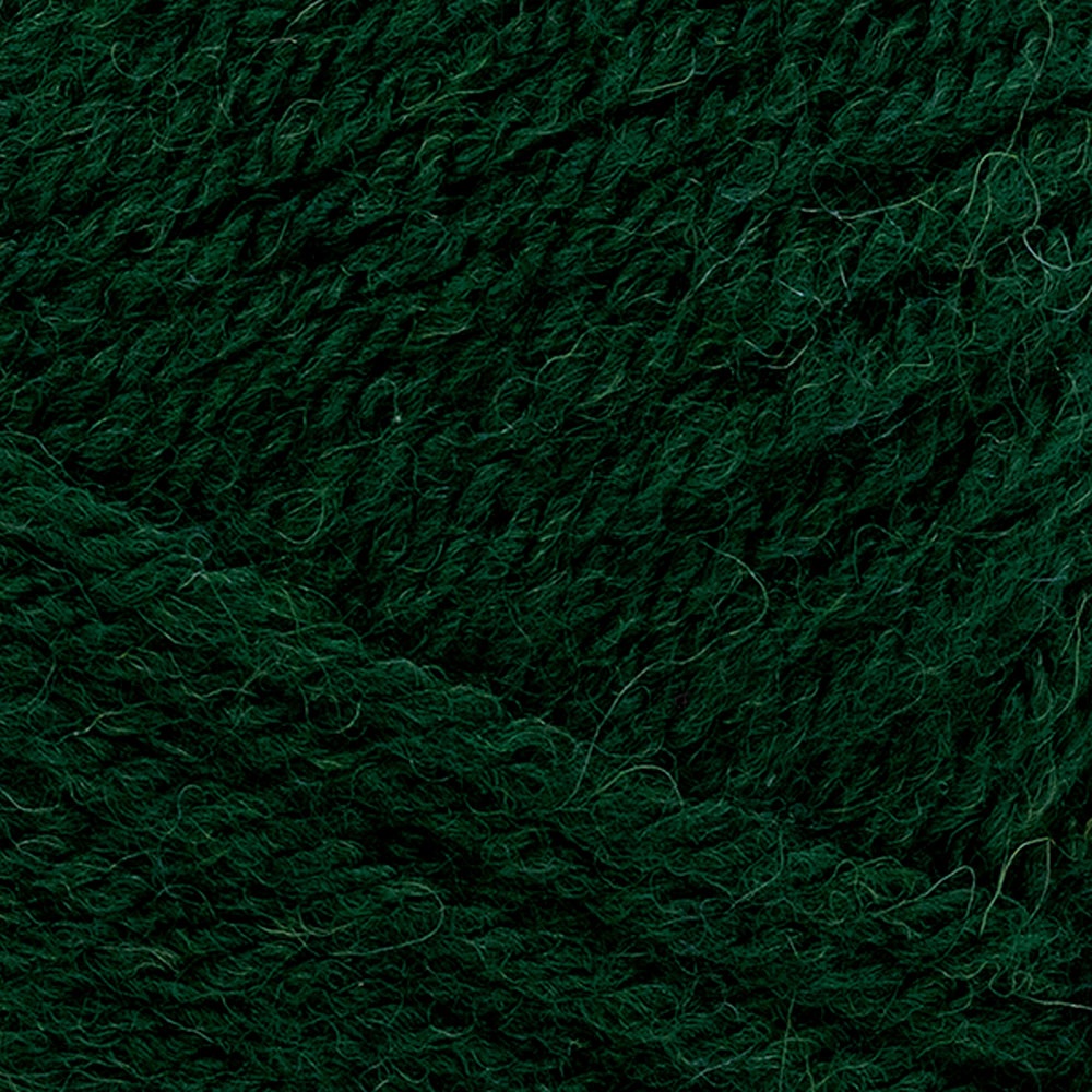 Forest Green Yarn – Rich, Earthy Color for Crochet Projects